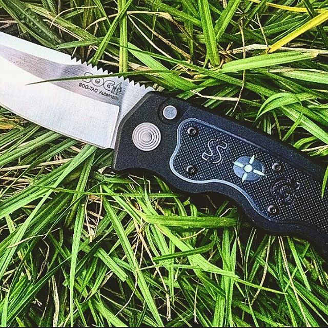 Automatic SOG Satin Model #: ST-01 SOG TAC Super sharp 3.5" blade with